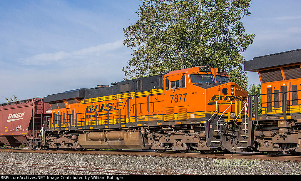 BNSF 7877